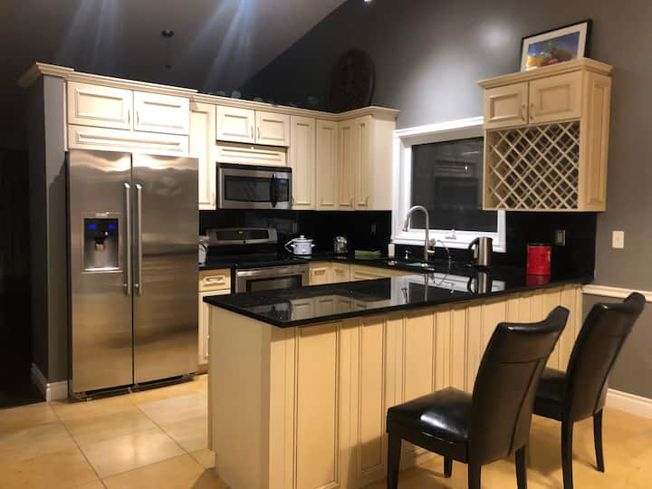 Calgary House Rentals | House and Apartment Rentals | Airbnb