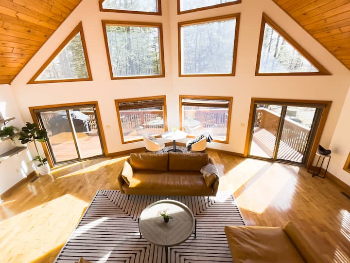 Cozy Cedar Chalet - Lackawanna State Park, North Abington Township