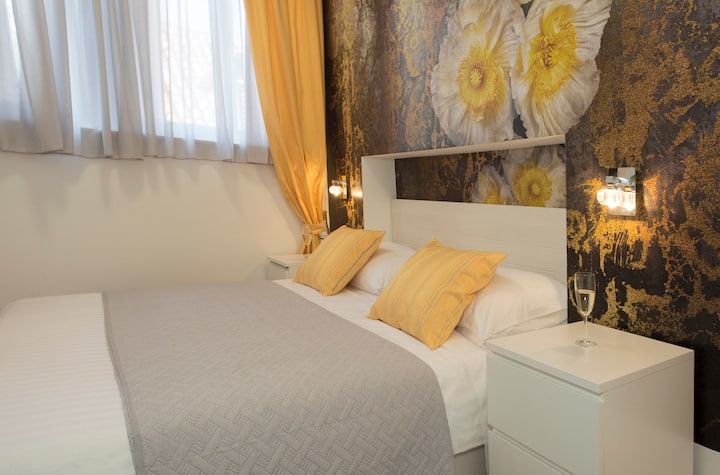 Guesthouse In The Heart Of Split “Lea” - Split