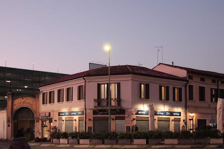 Room With Private Bathroom Near Station Mestre-ve - Mestre