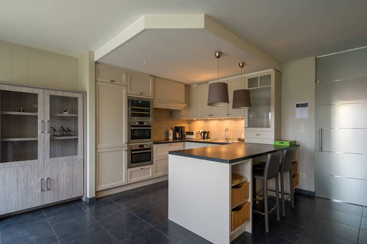 Modern Appartement. Mogelijkheid Zwembad Gebruik. - De Haan