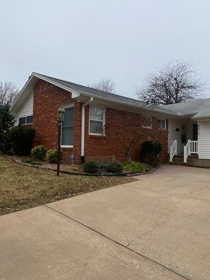 3-bedroom 2-bath Urban Retreat Residential Home - Tulsa, OK