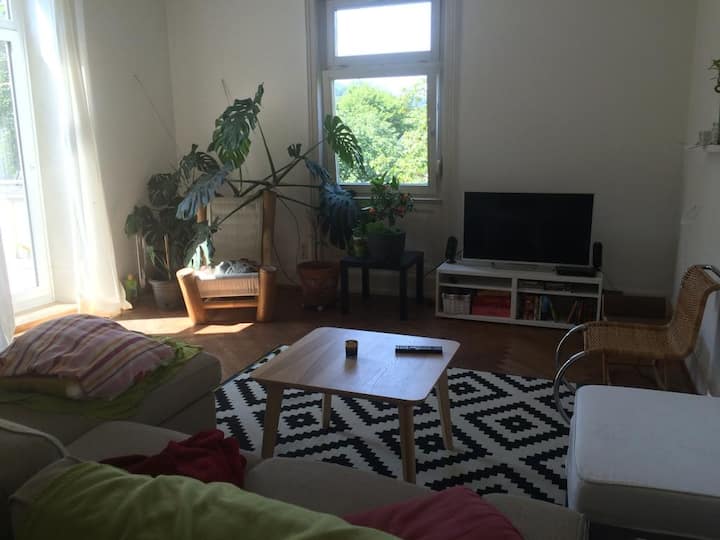 Schönes Zimmer Mit Geschichte - Stuttgart