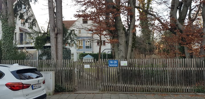 Stilvolles Zuhause In München Solln
Gartenwohnung - Oberhaching