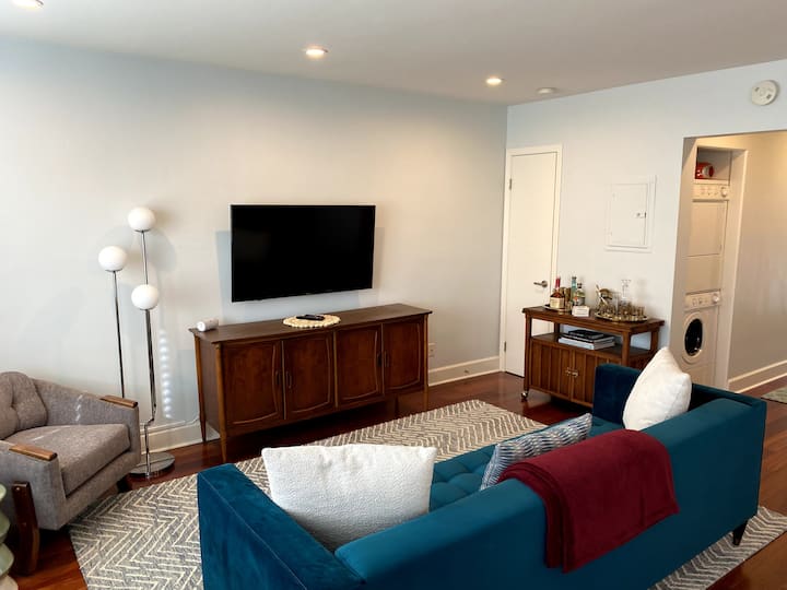 Hillcrest Hideaway Walkable With Parking - San Diego, CA