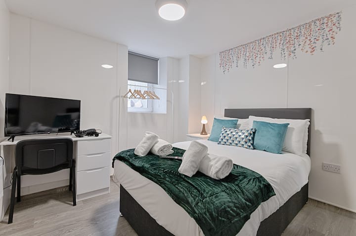 2 Bed Apt, 2 En-suites, Fully Equipped Kitchen - Aberavon Beach