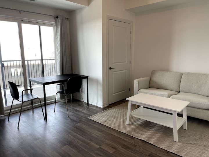 New Lovely 1-bedroom Condo With Free Parking - Barrie