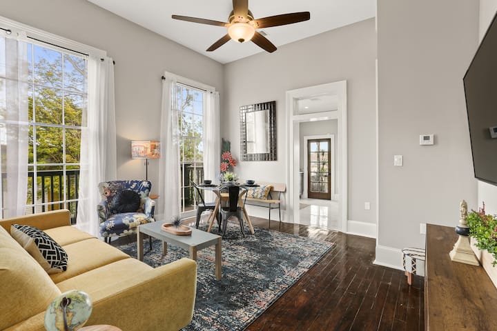 Near Streetcar, Marigny Apt W/balcony, Club Below - New Orleans, LA