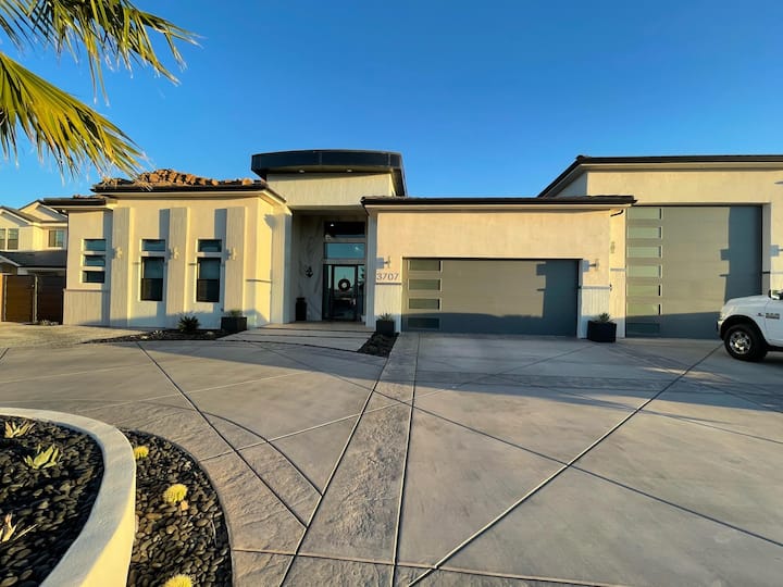 Insane Luxury/fun House - Washington, UT