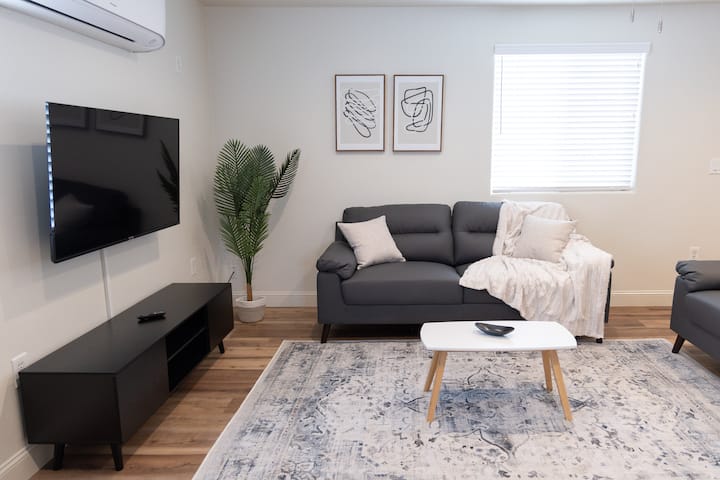 Clovis Cottage - Charming, *New* Clovis Home - Clovis, CA