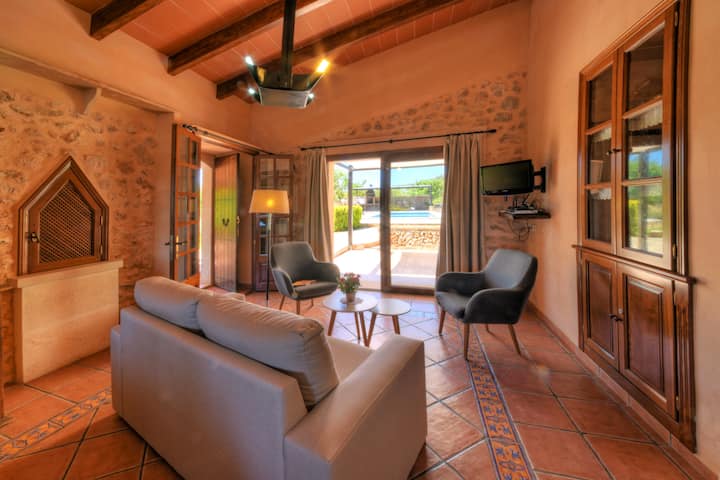 Alou, Cozy Farmhouse For 4 Persons With Pool - Felanitx