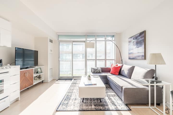 Lovely Bright 1 Bedroom In Great Area - Sleeps 4! - Toronto