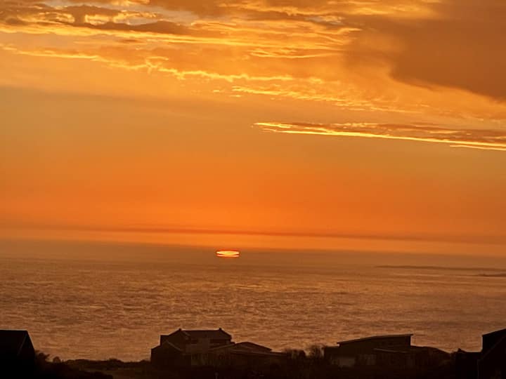 @Betty's Unit 2 Self Catering Room With Sea Views. - Kleinmond
