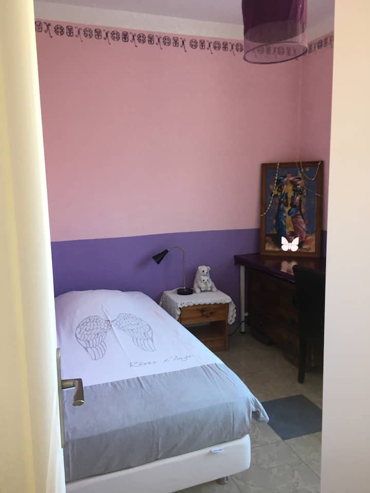 Petite Chambre Calme Et Confortable - La Grande-Motte