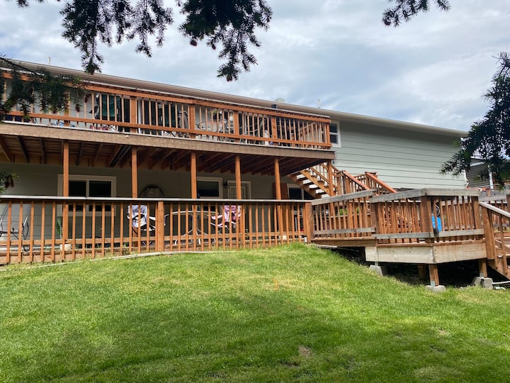 Charming 4 Bedroom 3 Bath Home On The River - Missoula, MT