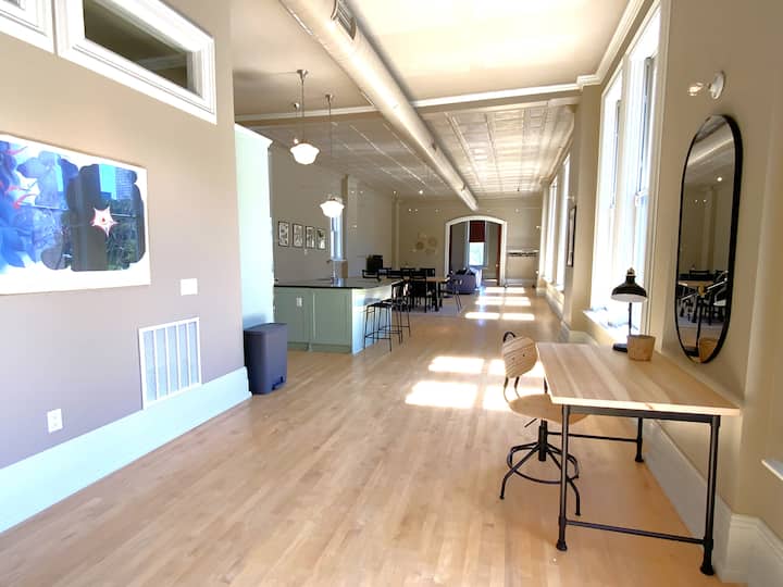 Modern Vintage Vibe Condo - Milwaukee