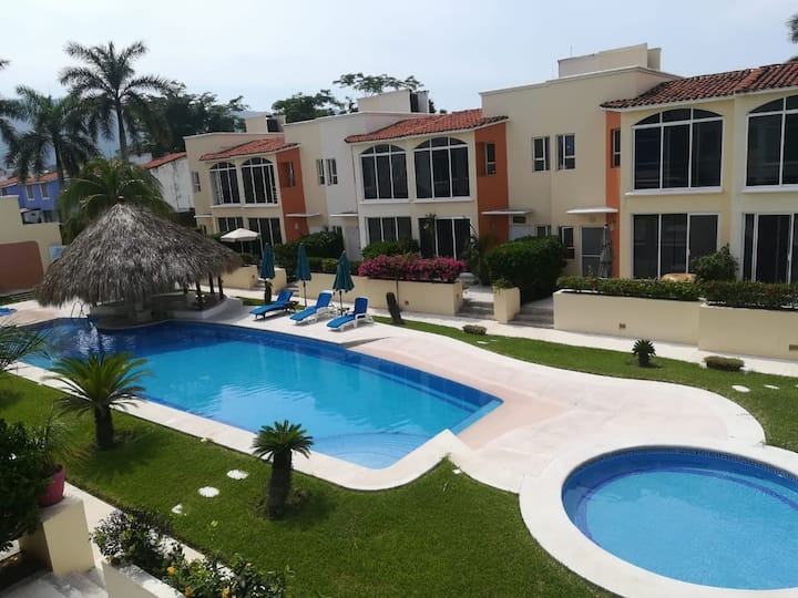 Casa Equipada En El Centro De Ixtapa Ii - Zihuatanejo