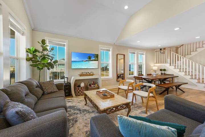 Fully Fenced Home W/ Beautiful Views And Pool! - Galveston Island, TX