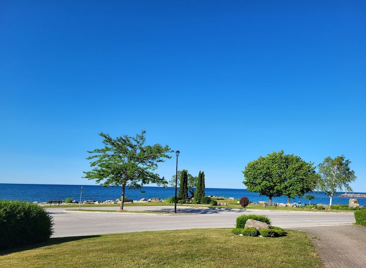 Lake View Getaway On Georgian Bay Water Front - The Blue Mountains