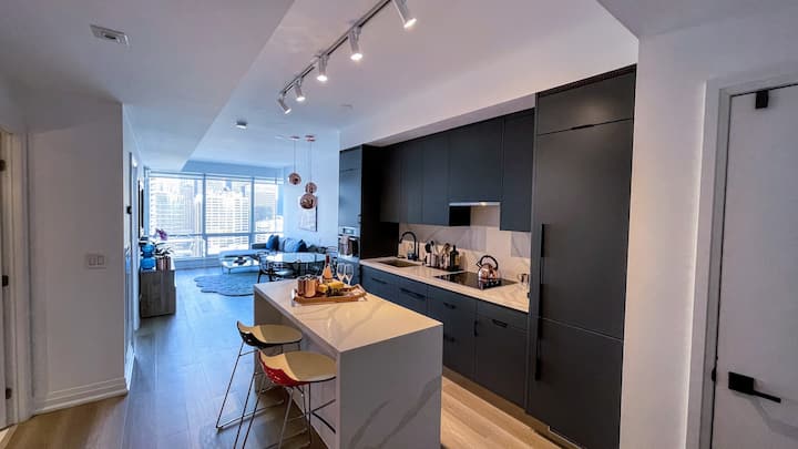 Tiff Downtown Luxury Furnished Condo (1+1 - 2 Bed) - Toronto