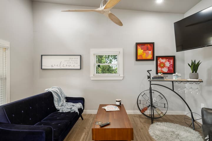 Modern Farmhouse-sleeps 3 - Tulsa, OK