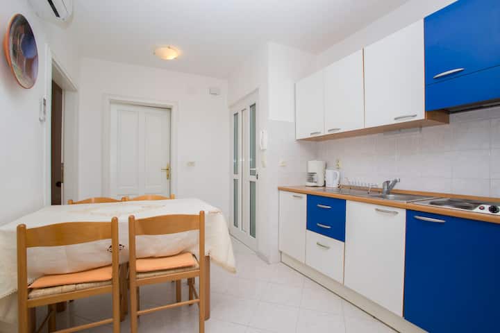 Apartment In Rabac With 2bdr Close Maslinica Beach - Rabac