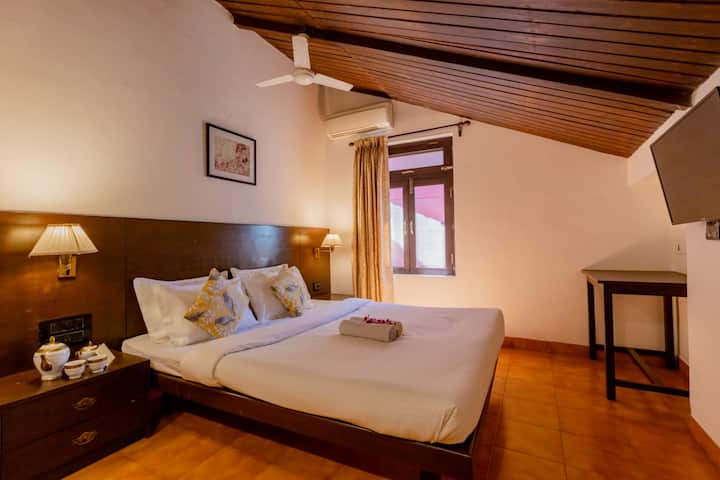 Matheran's Cosiest Loft Cottage: Radha's Resort - Matheran
