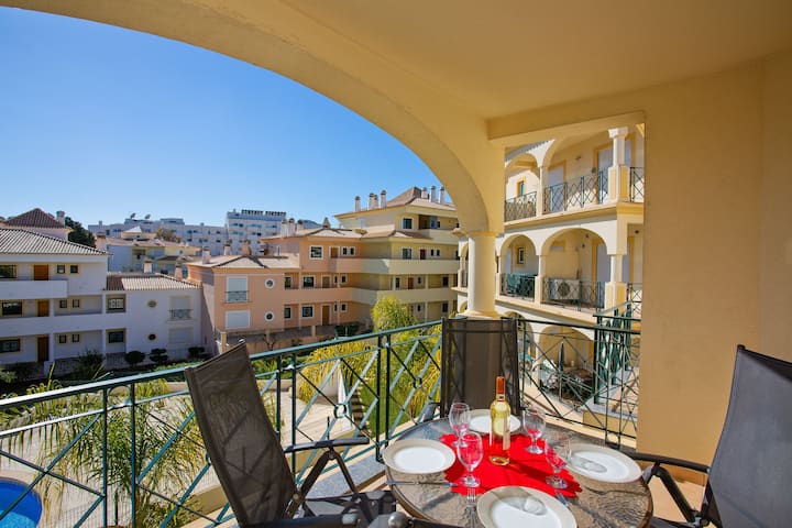 Appartement Avec Vue Sur La Piscine, Près De Plage - Albufeira