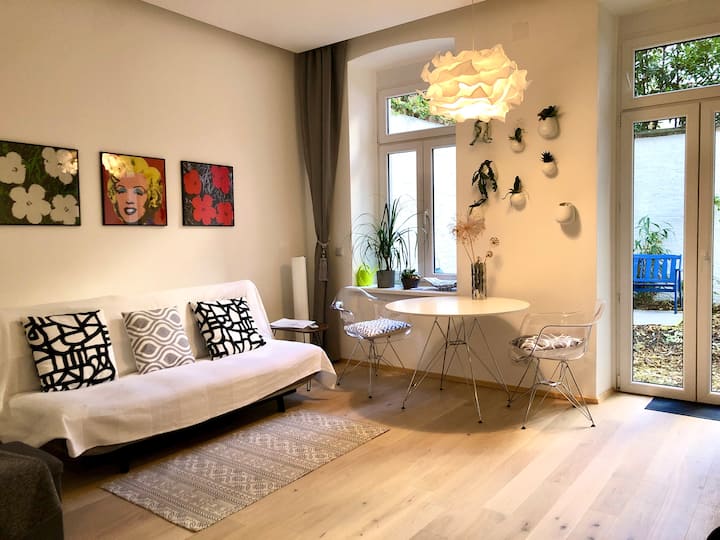 Apartment Im 8. Bezirk Mit Garten - Bécs