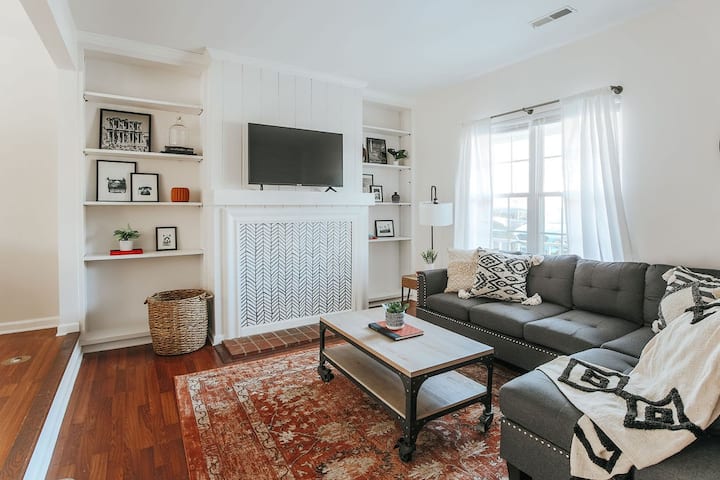 Midterm 3-bedroom Boho Townhouse - Charlottesville, VA