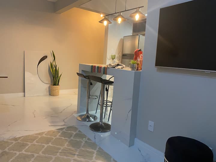 Ap Elegante, Equipado E Com Self Check-in/out - Florianópolis