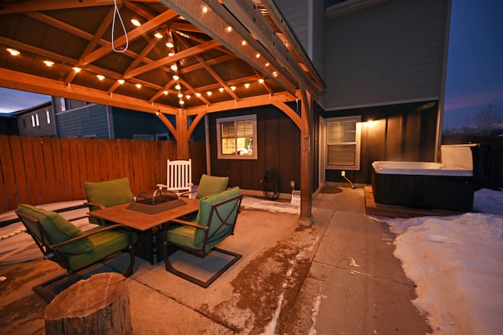 Charming Home By The Park With A Hot Tub - Bozeman, MT