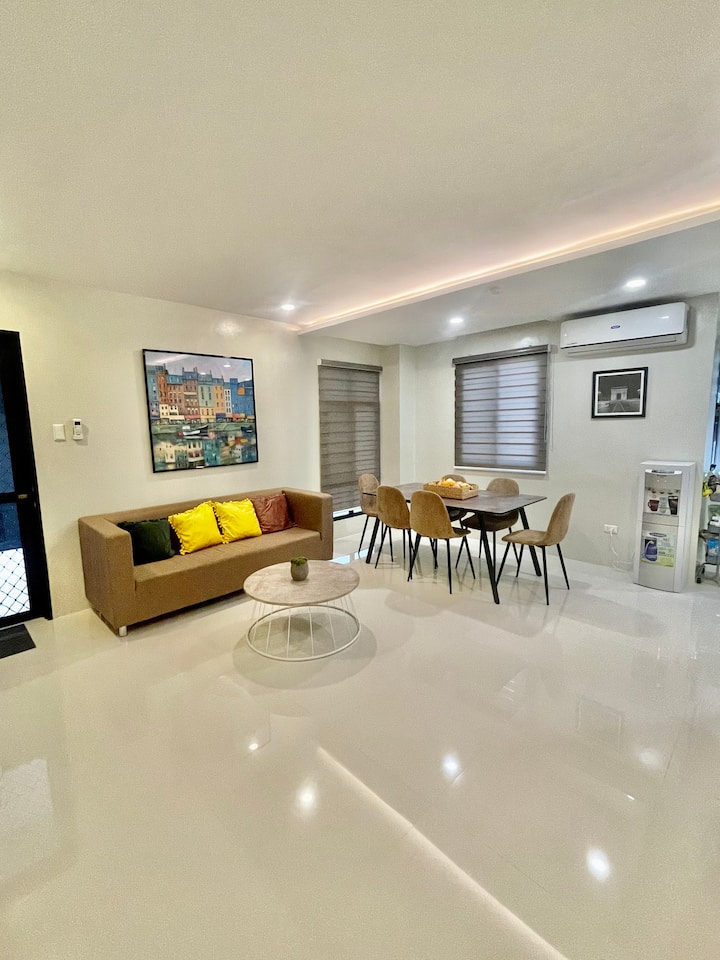 Twin Bedroom (2 Double Beds) Can Fit 4 Persons - General Santos