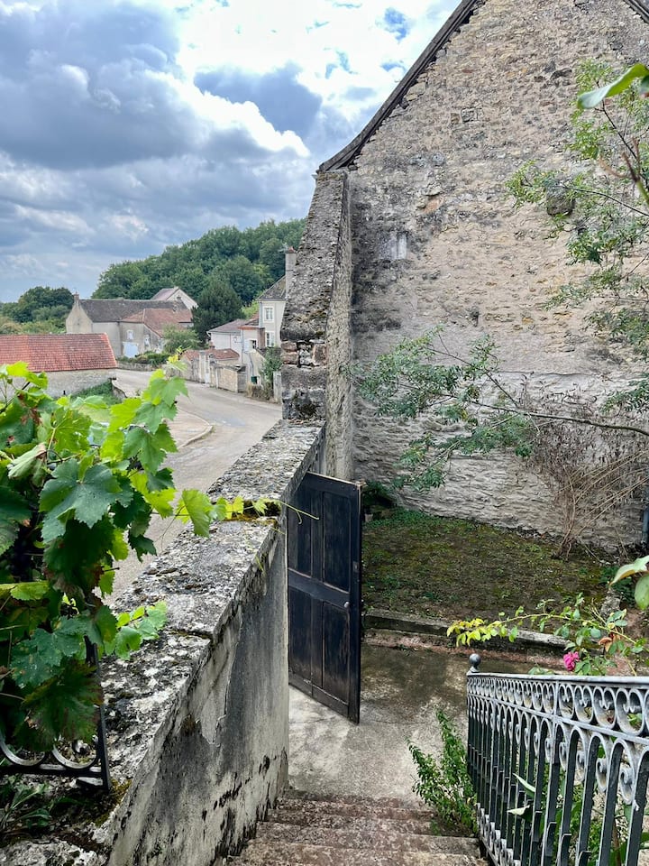 Joli Studio Avec Vue Exceptionnelle Sur Les Vignes - Dracy-le-Fort