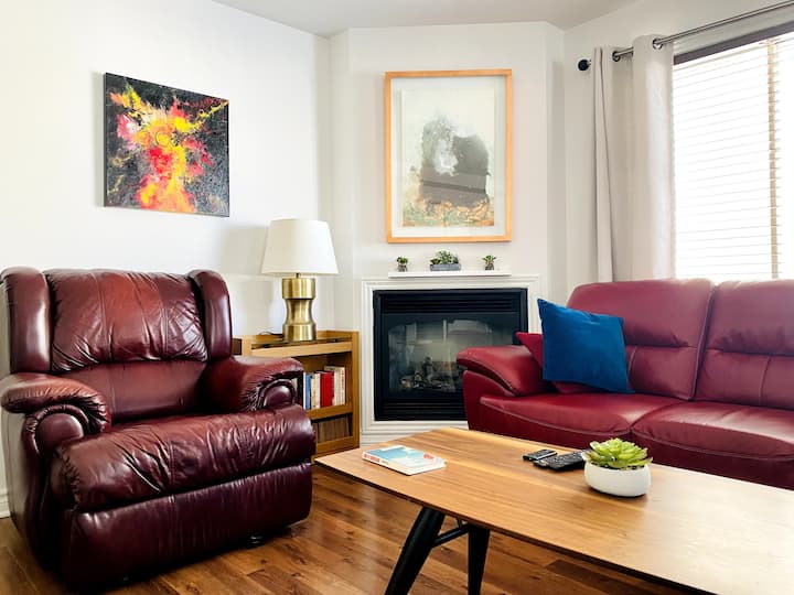 Suberbe Condo Avec Foyer À L'intérieur - Laval, Canadá