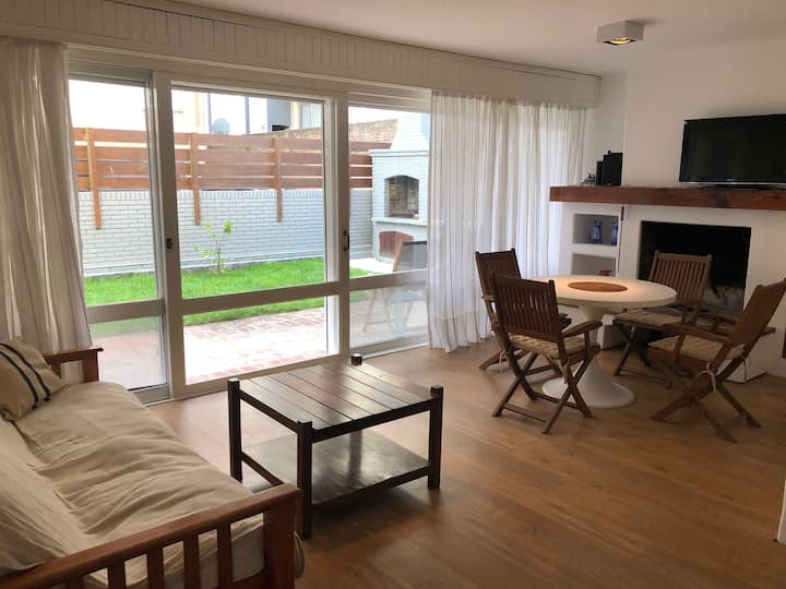 Depto Frente Al Mar Con Jardín Parrilla Y Cochera - Pinamar