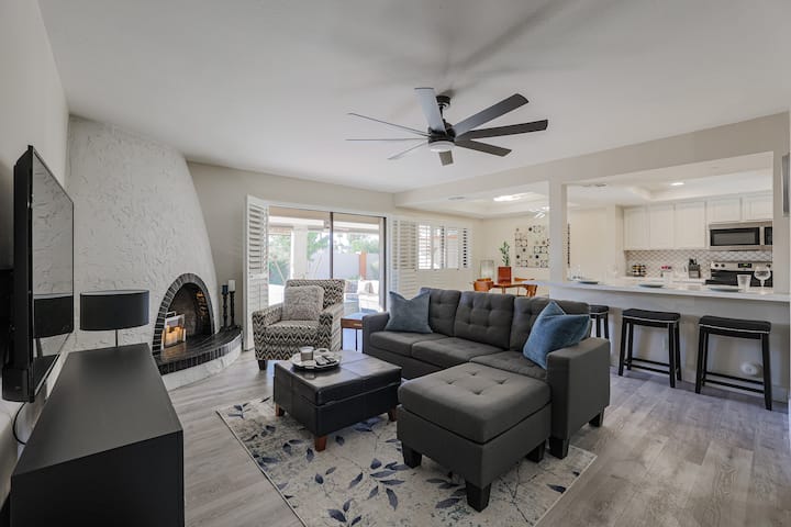 Steps Away From Everything Old Town Scottsdale!! - Scottsdale, AZ