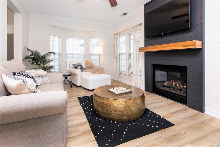 Stunning Remodeled Townhome In Lake Norman Area! - Lake Norman, NC