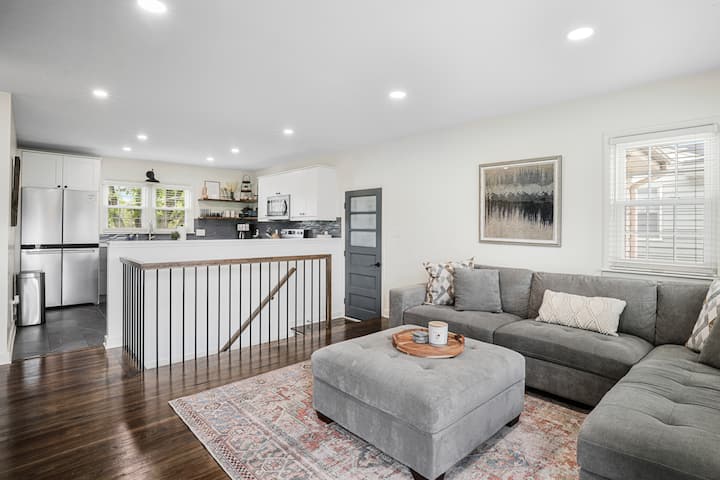 2 Bedroom Modern Residential Home - Omaha, NE