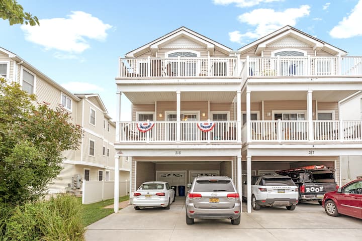 3 Br, 2b Family Fun 1 Block From Beach And Boards! - Wildwood, NJ