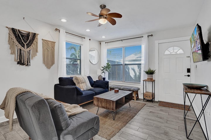 Stylish King Suite | Arcade + Walk To Wilton Drive - Fort Lauderdale