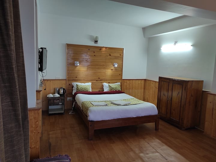 Deluxe Double Room. 101 - Pelling