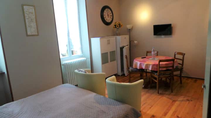 Studio Meuble. Access . - Rochefort, France