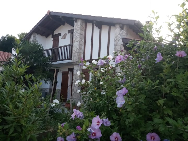 Maison De 110 M2 à 1 Km De La Plage Des 2 Jumeaux - Hendaye