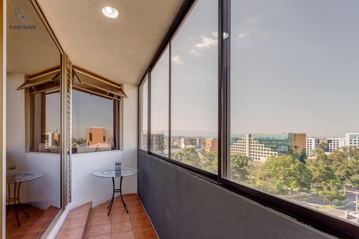 Loft W/balcony Panorama View Of Av Reforma Zone 10 - Guatemala
