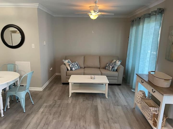 2 Bedroom Condo With Private Pool - Ocean City, MD