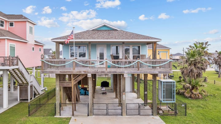 Hot Tub Fire Pit |Elevator| Winter Savings Dogs Ok - Crystal Beach, TX