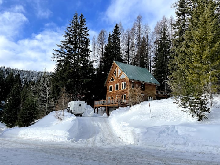 Schweitzer 4-bedroom/loft, 2 Bath Private Cabin - Sandpoint, ID