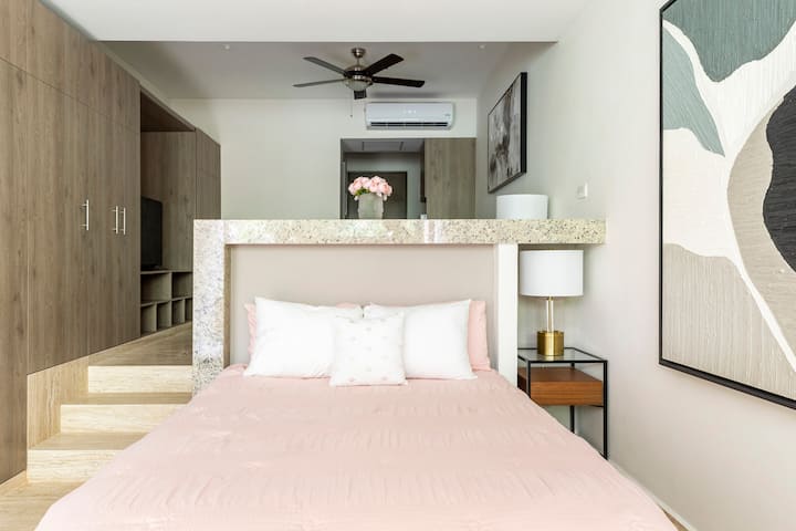 Close To The Beach And 5th Avenue - Playa del Carmen