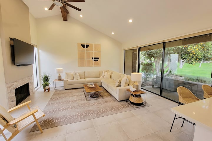 High-end Mid-century Condo On The Golf Course. New - Rancho Mirage, CA